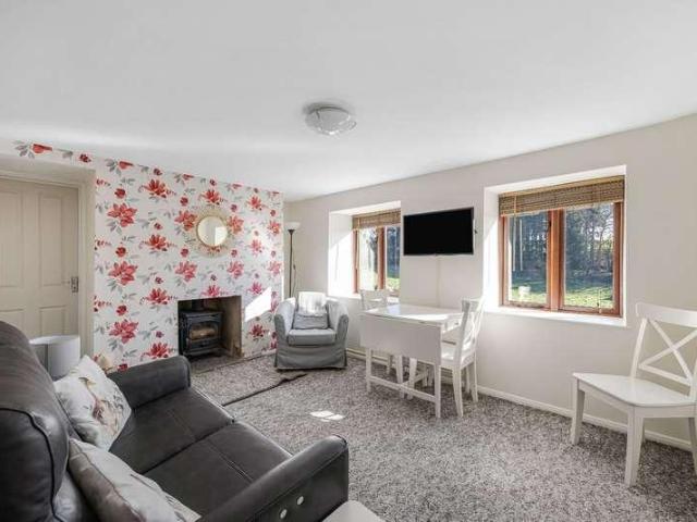 6 bed house for sale
