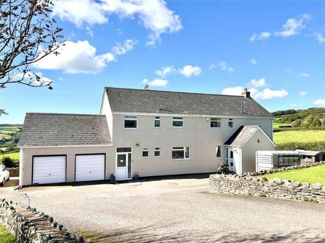 6 bed house for sale