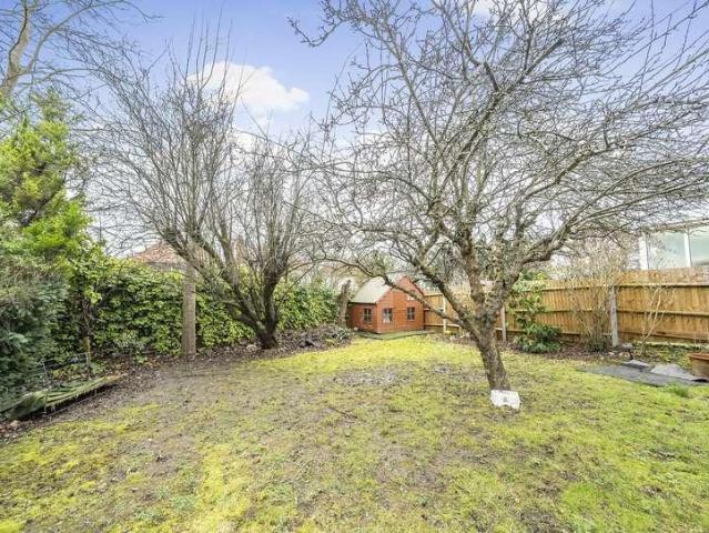 6 bed house for sale