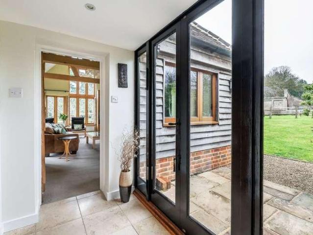 6 bed house for sale