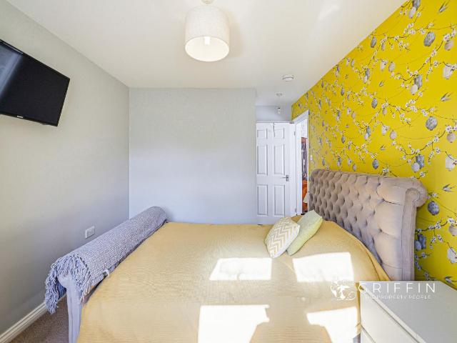 6 bed house for sale