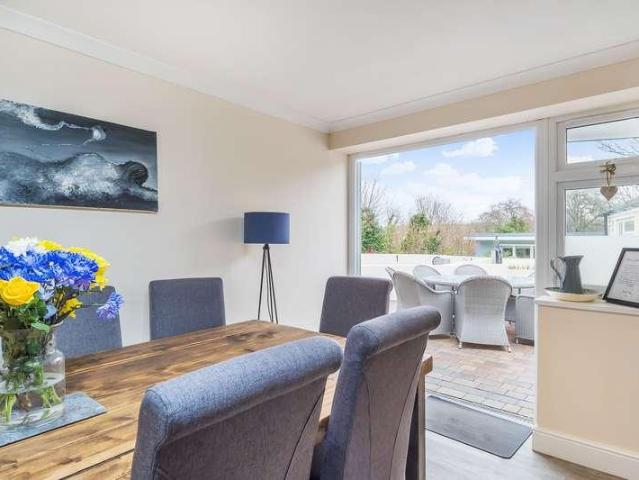6 bed house for sale