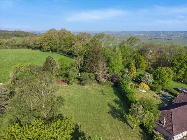 6 bed house for sale