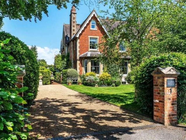 6 bed house for sale