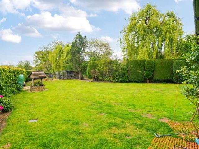 6 bed house for sale