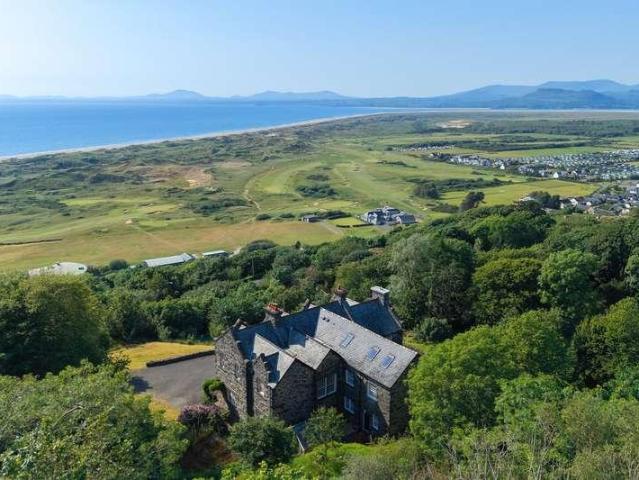 6 bed house for sale