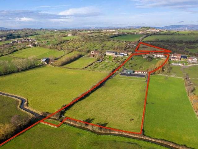 6 bed house for sale