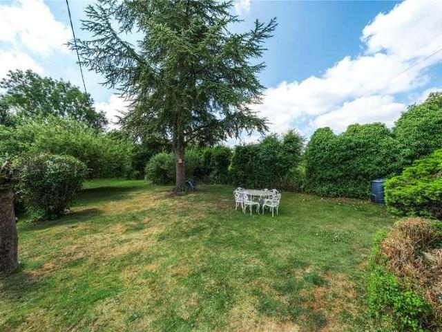 6 bed house for sale