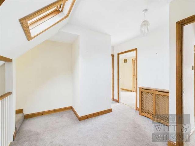 6 bed house for sale