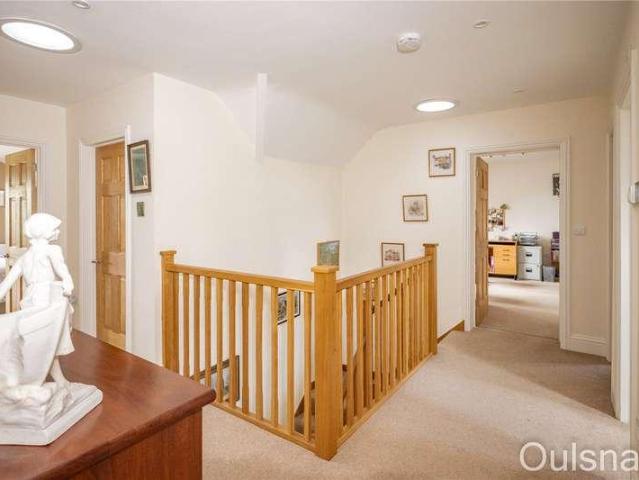 6 bed house for sale