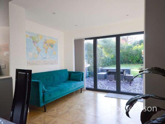 6 bed house for sale