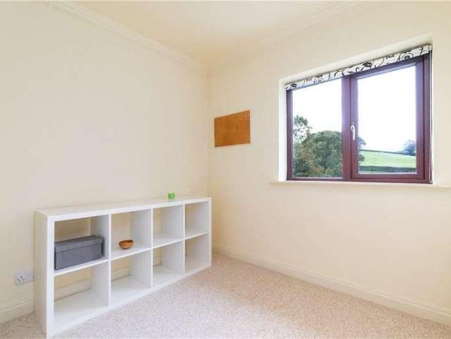 6 bed house for sale