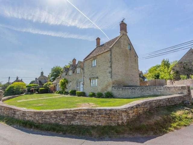 6 bed house for sale