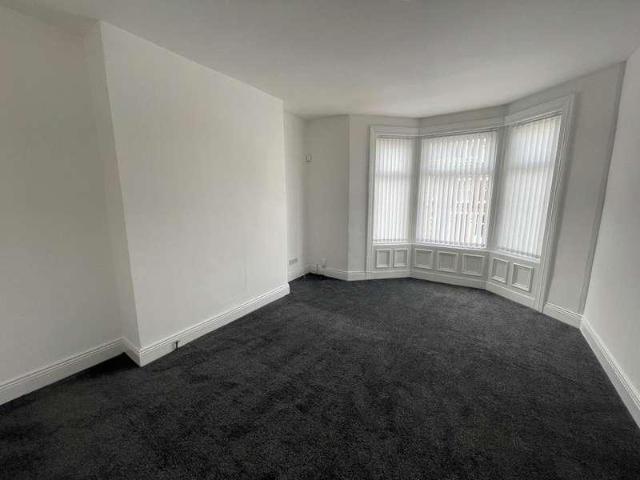 6 bed house for sale