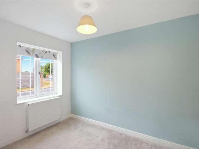 6 bed house for sale