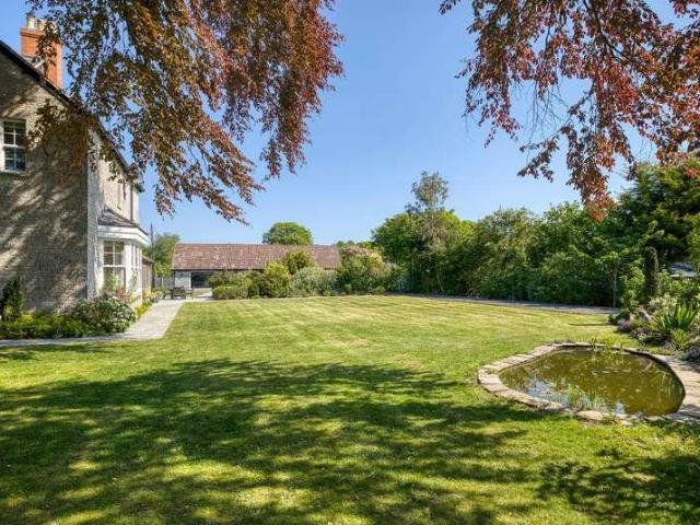 6 bed house for sale