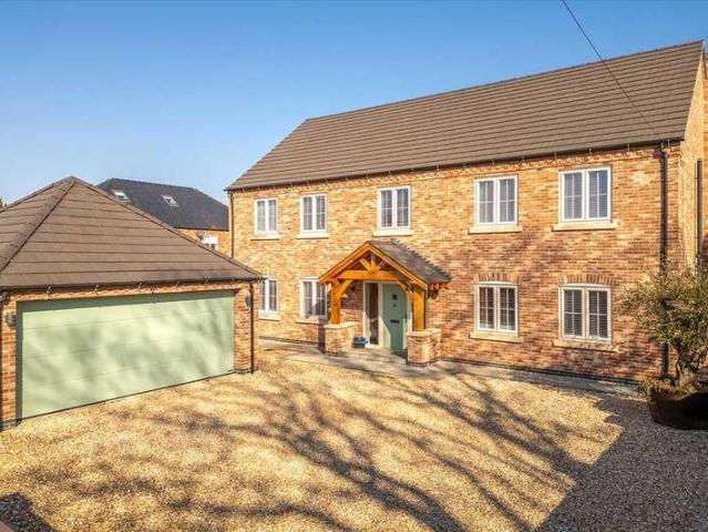 6 bed house for sale