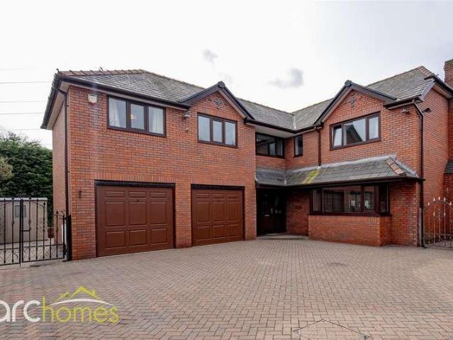 6 bed house for sale