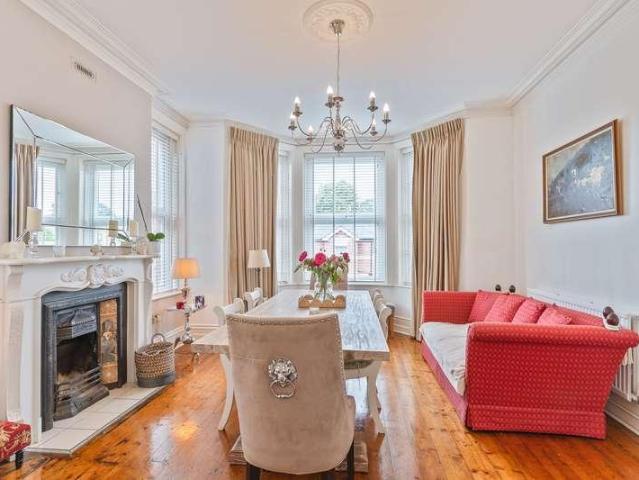6 bed house for sale