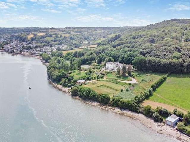 6 bed house for sale