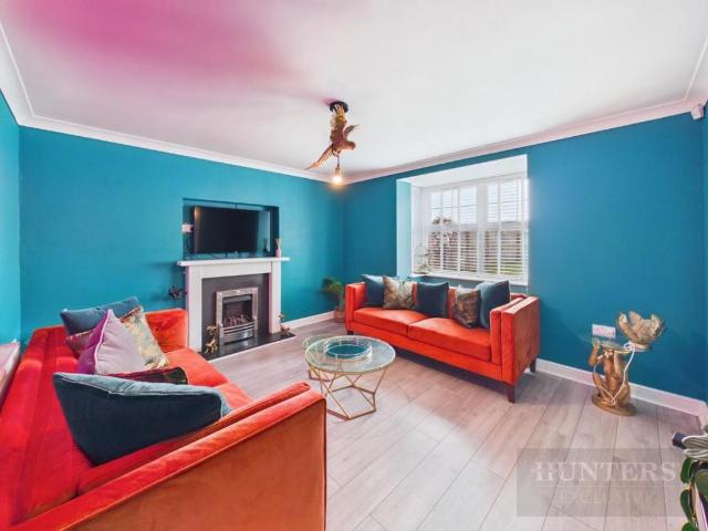6 bed house for sale