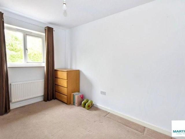 6 bed house for sale