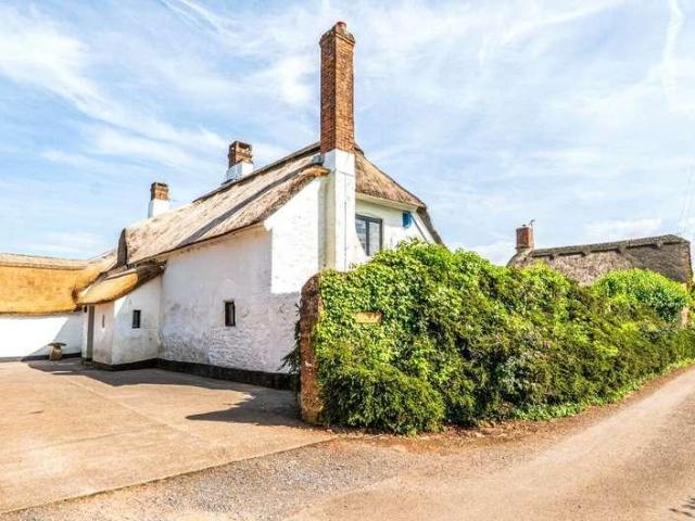 6 bed house for sale