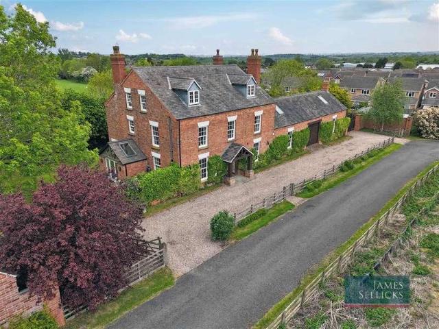 6 bed house for sale