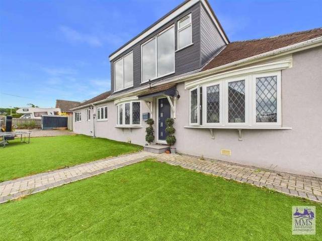 6 bed house for sale