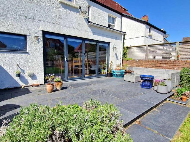 6 bed house for sale