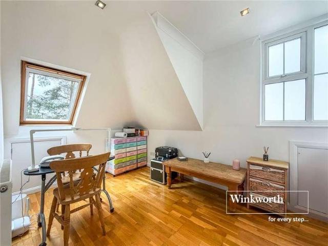 6 bed house for sale