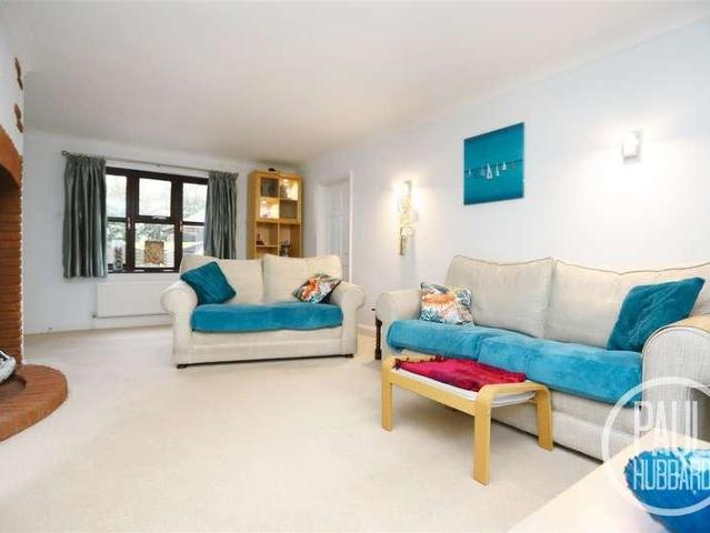 6 bed house for sale
