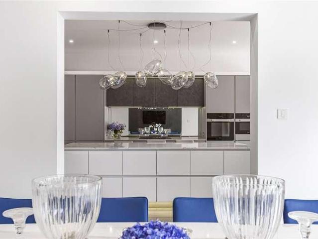 6 bed house for sale