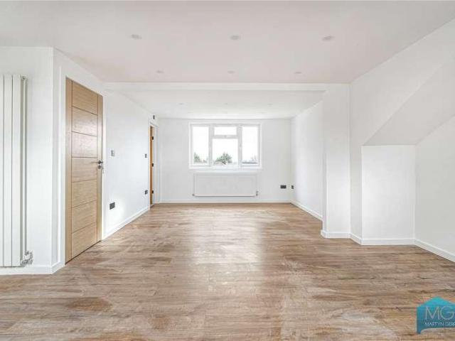 6 bed house for sale