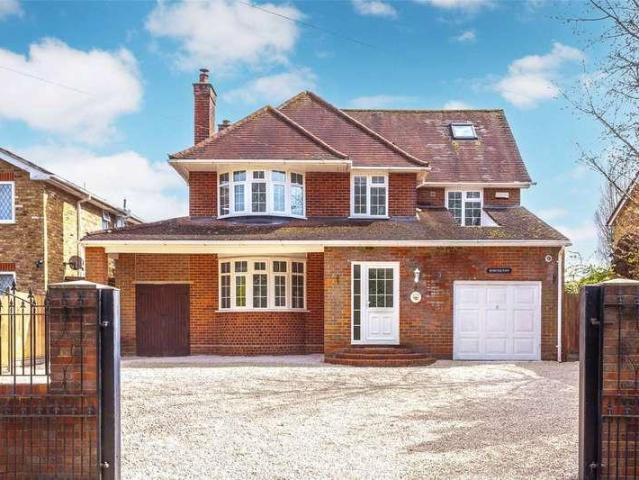 6 bed house for sale