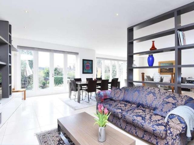 6 bed house for sale