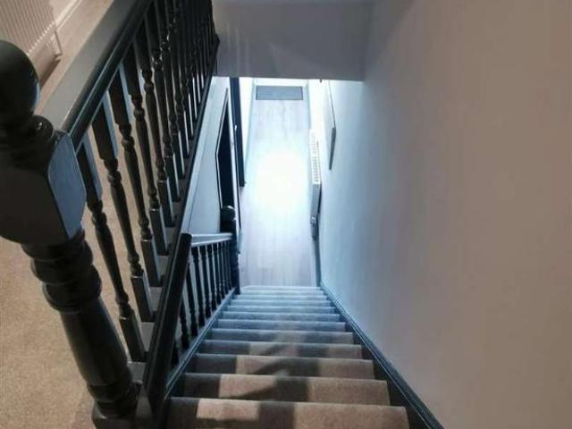6 bed house for sale