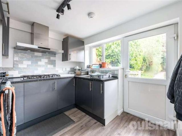 6 bed house for sale