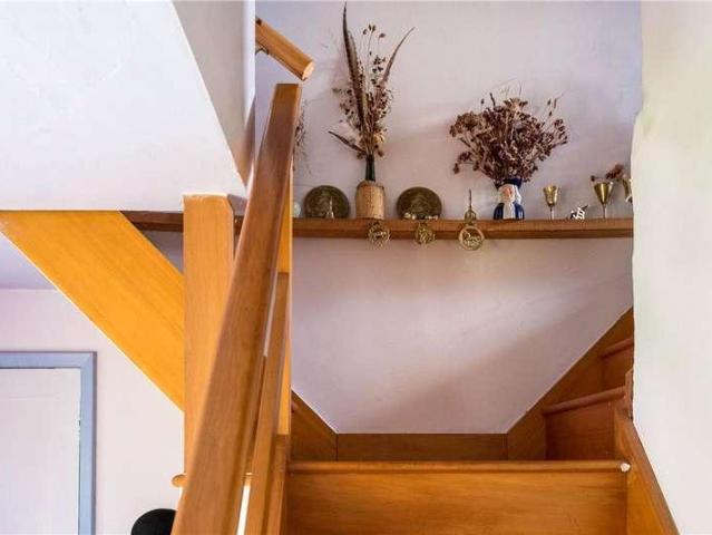 6 bed house for sale