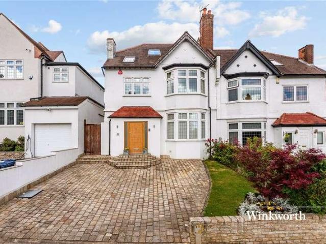 6 bed house for sale