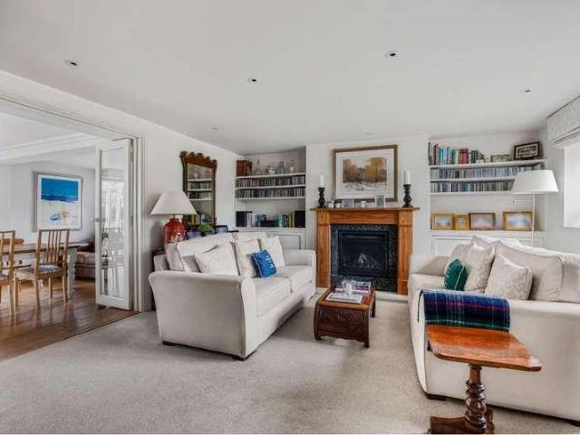 6 bed house for sale