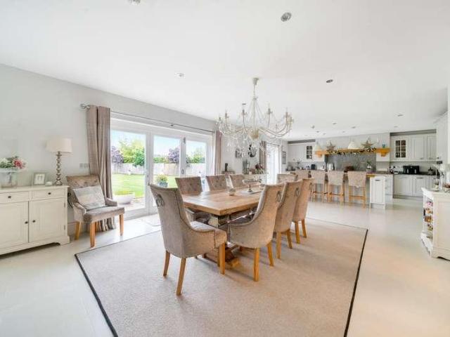 6 bed house for sale
