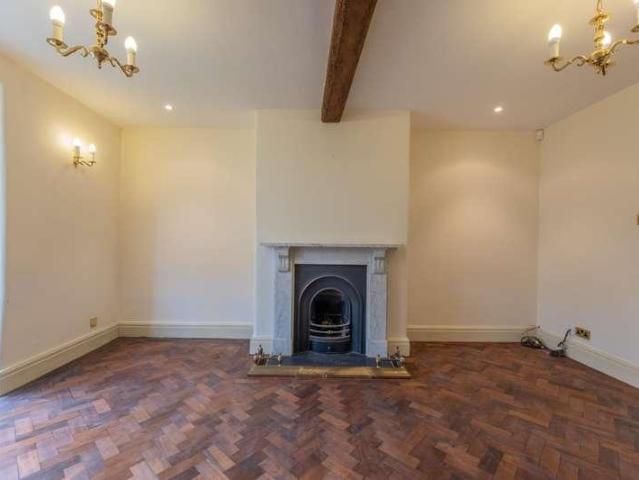 6 bed house for sale