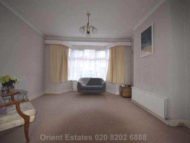 6 bed house for sale