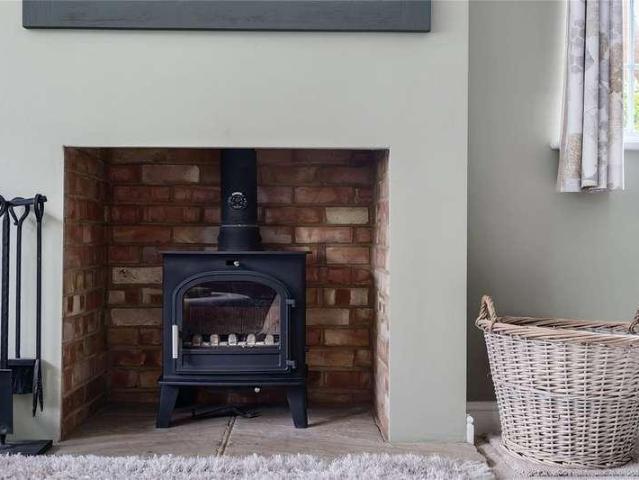6 bed house for sale