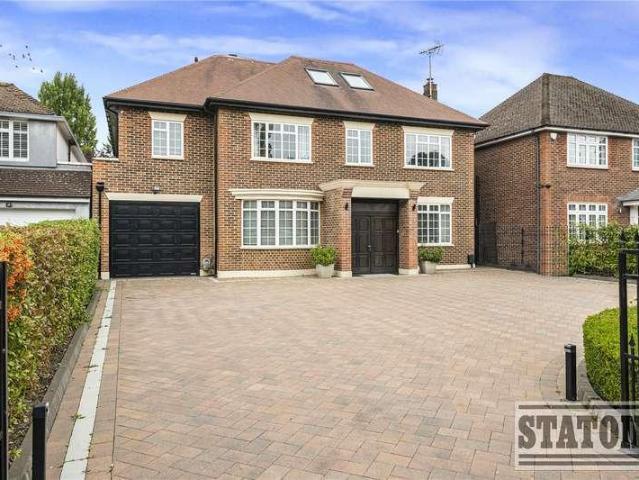 6 bed house for sale
