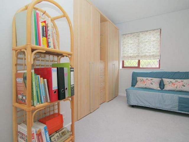 6 bed house for sale