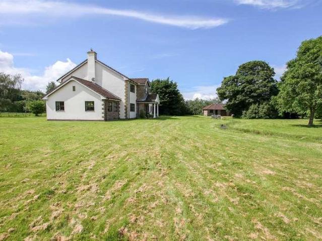 6 bed house for sale