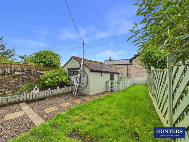 6 bed house for sale