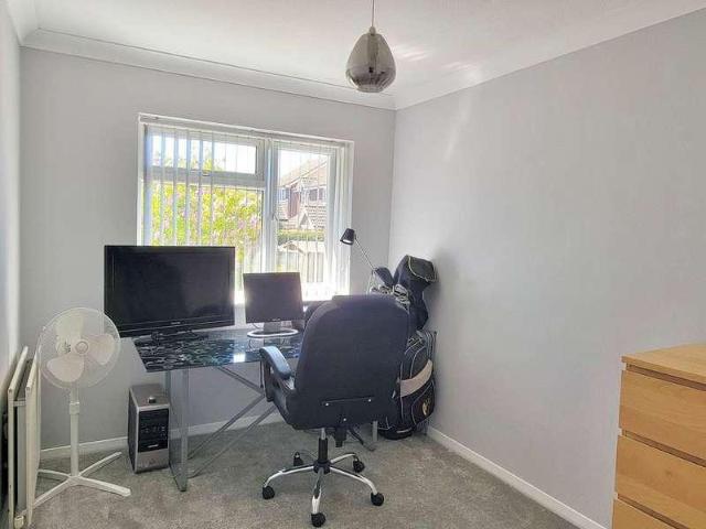 6 bed house for sale